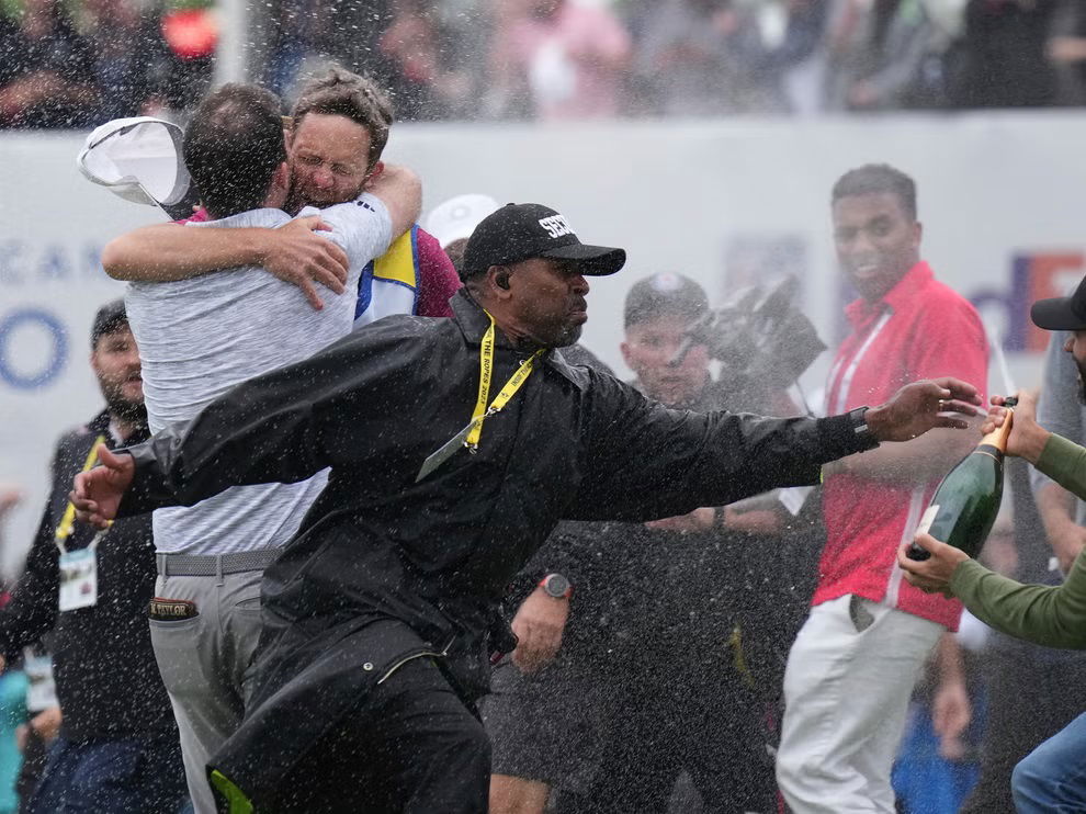Security Guard Accidentally Tackles PGA Player Adam Hadwin Who He ...