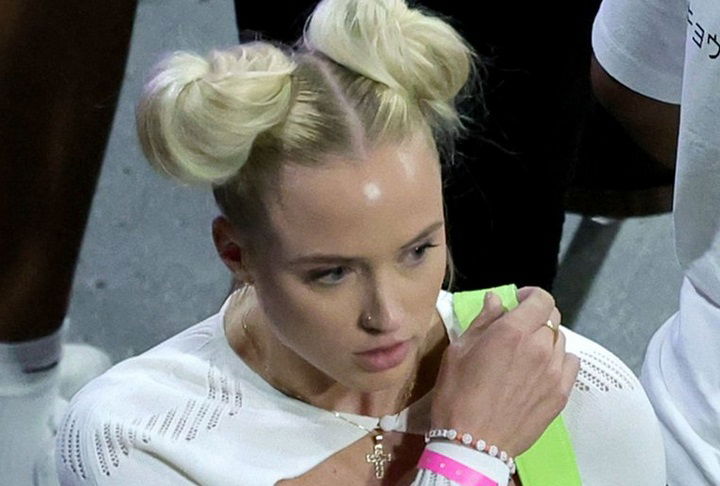 Lsus Hailey Van Lith Shirtless Wild Fit At Wnba Game Trending Tmspn
