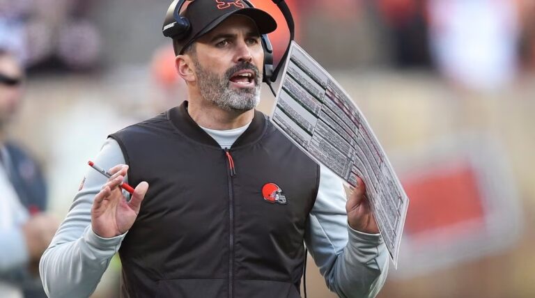 Kevin Stefanski Gets Tough With Shedeur Sanders — and Knows There Won’t ...