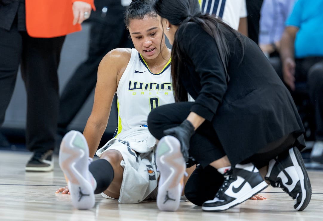 Announcer Puts WNBA Fans on Blast After They Cheered For Player's ...