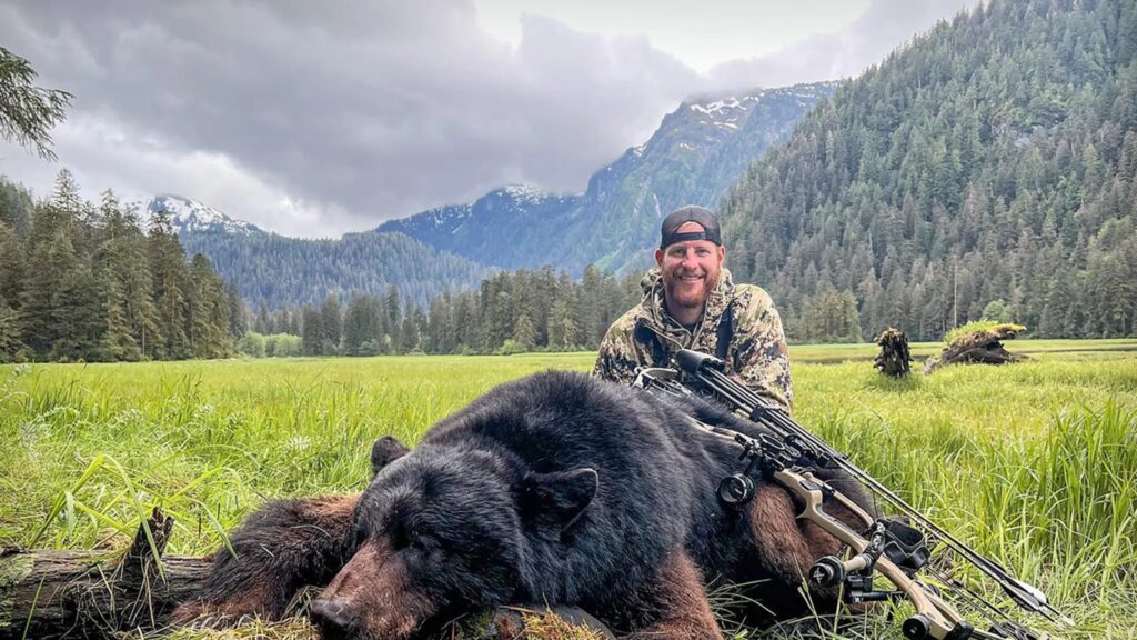 Carson Wentz Shows Off His Accuracy While Alaskan Bear Hunting Amid ...