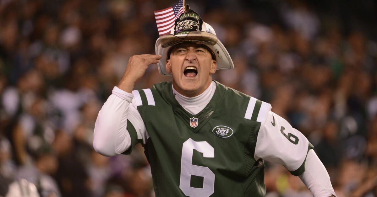 Jets Superfan 'Fireman Ed' Delivers His Harsh Opinion on Zach Wilson ...