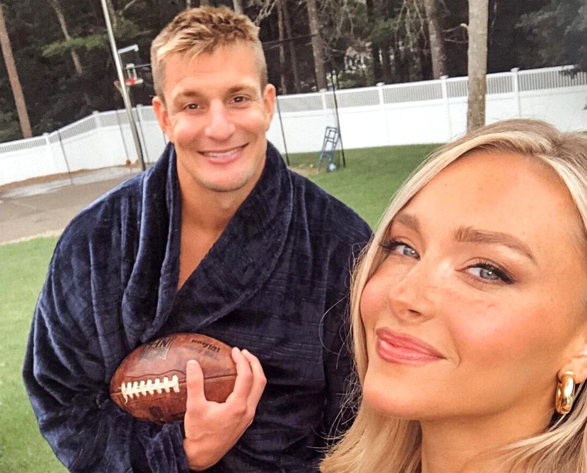 Rob Gronkowski and His Girlfriend Took an Ice Bath On Live TV - TMSPN