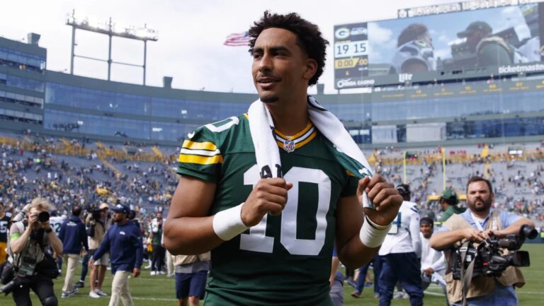 Packers QB Jordan Love Shocked as Fan Attempts to Add Bar Tab to His ...