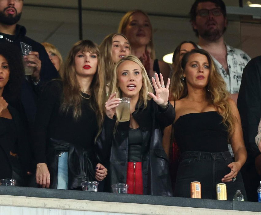 Brittany Mahomes Extreme Frown Face Goes Viral While Sitting With ...