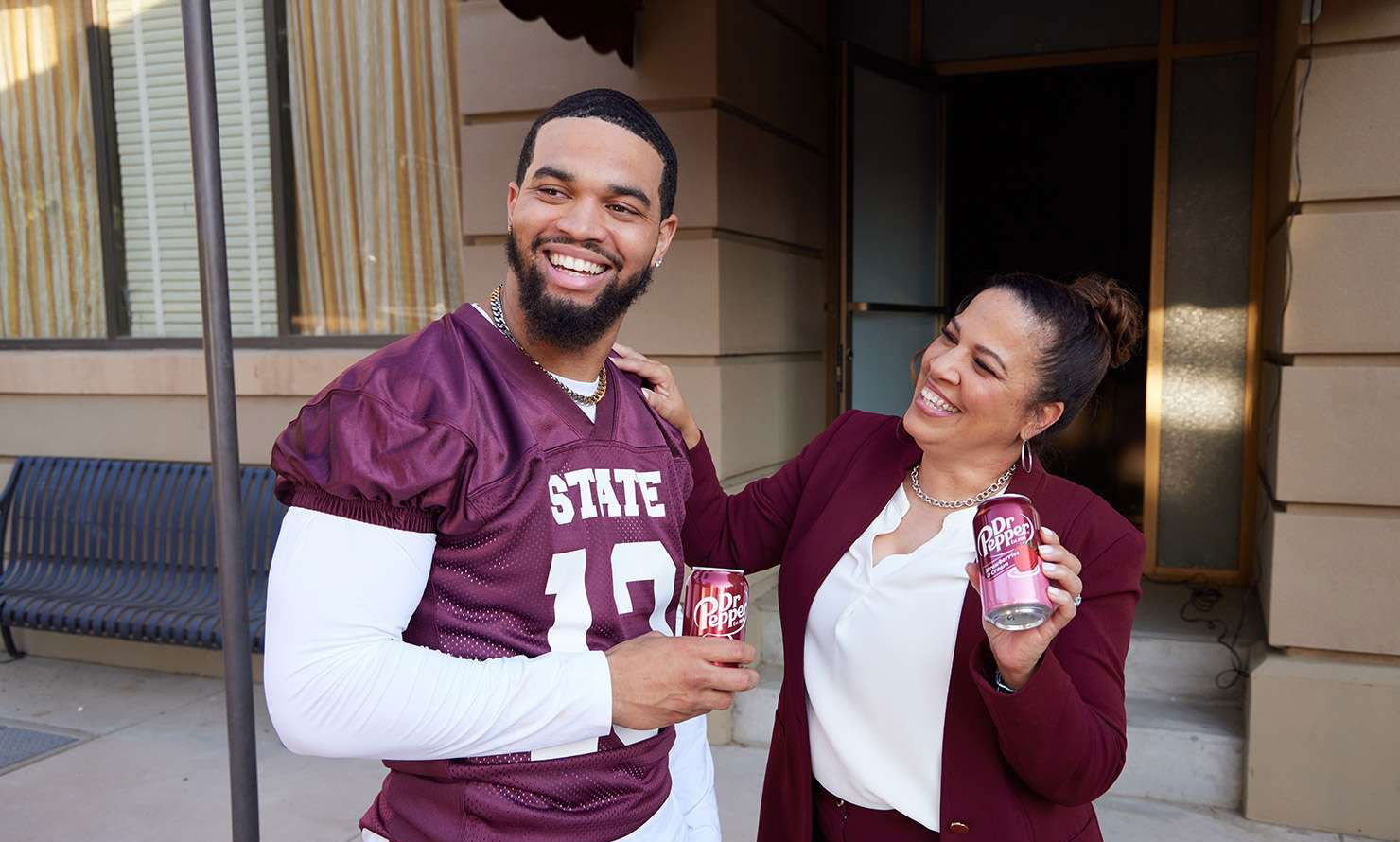 USC Star Caleb Williams Reveals His Mom Paints His Nails - TMSPN