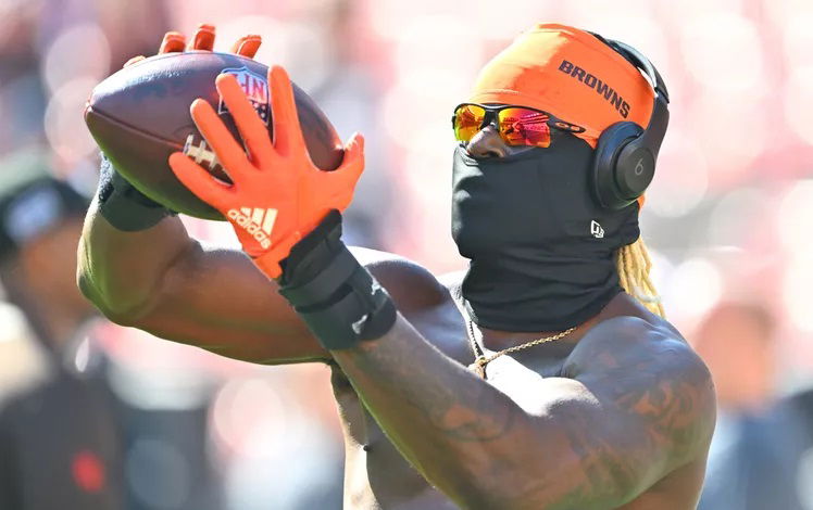 David Njoku Shares First Pictures of Gnarly Burned Face After Fire Pit ...