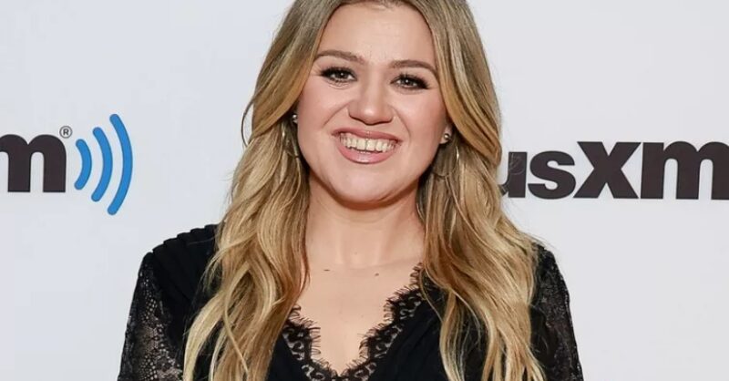 Kelly Clarkson Responds to Reports She 'Bashed' Taylor Swift, Travis ...