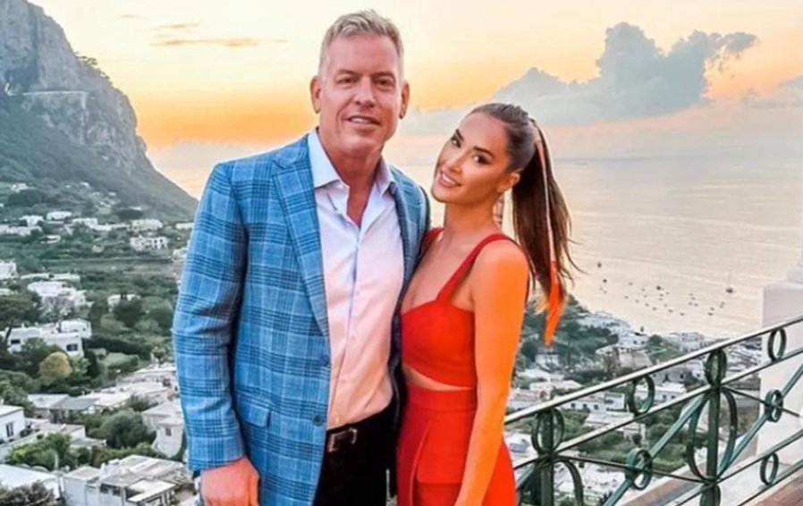 Troy Aikman's Girlfriend Was Reportedly Banned From Nordstrom For Two ...