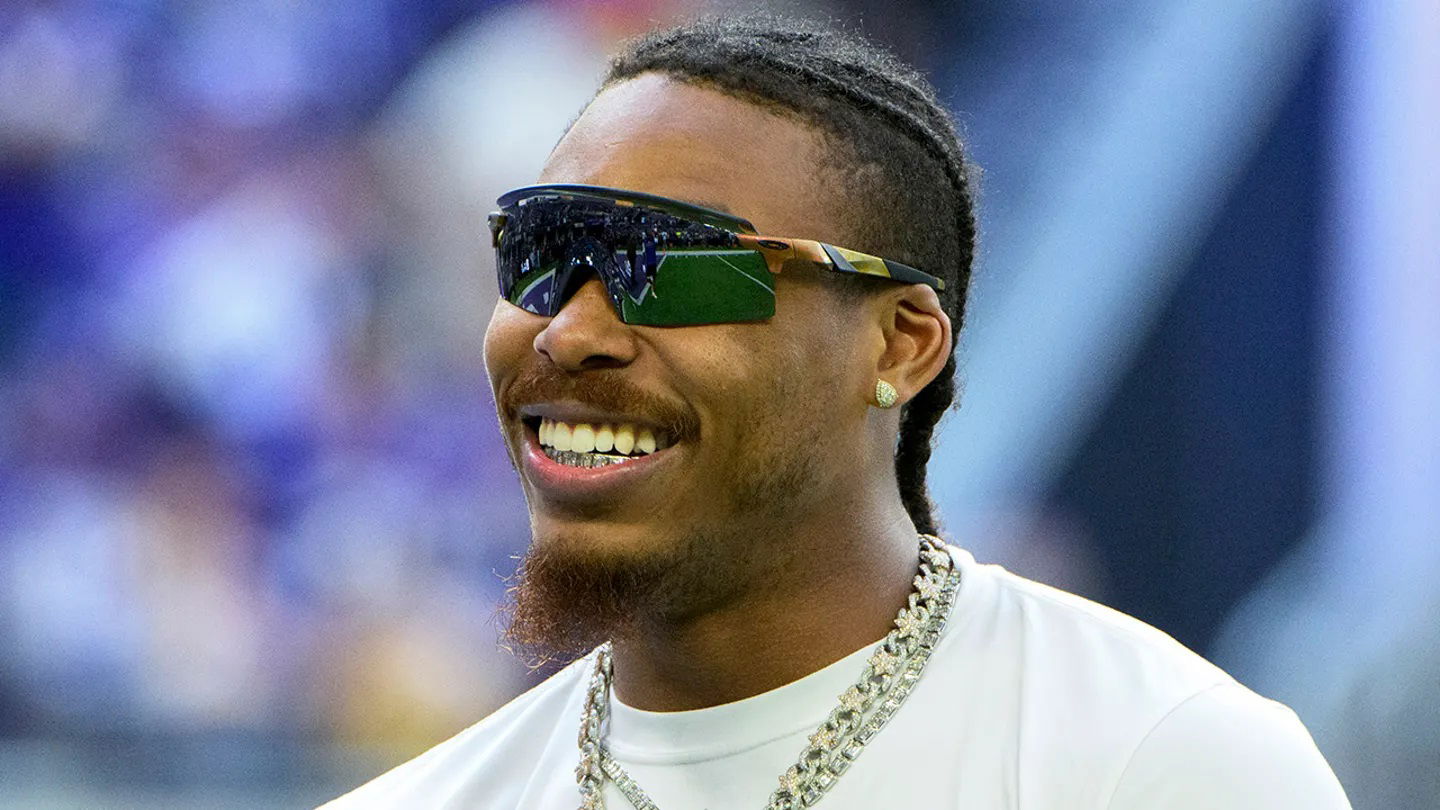 Vikings Star Receiver Justin Jefferson Reveals Why He Chooses to Live ...