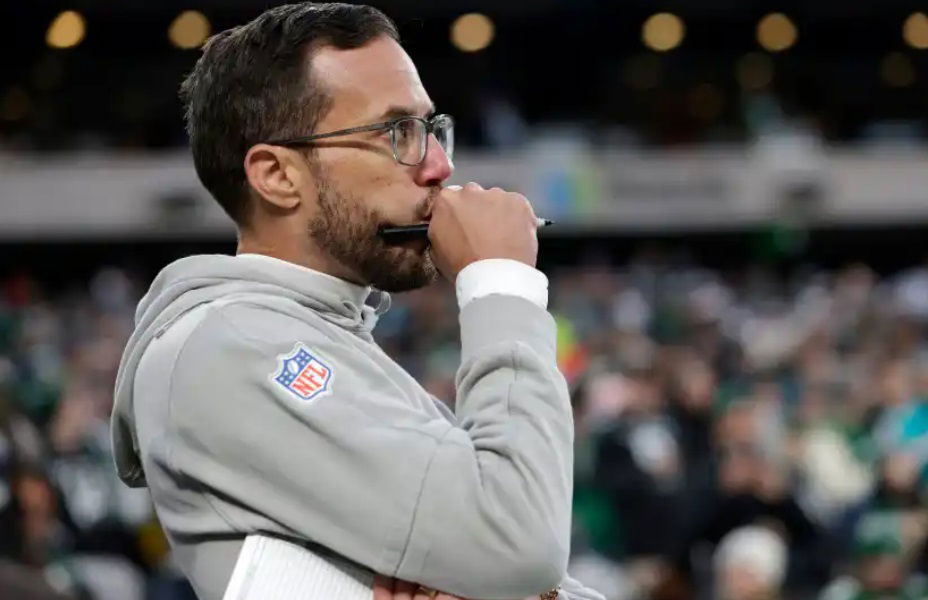 Mike McDaniel’s Locker Room Message to Winless Dolphins After 0-2 Start ...