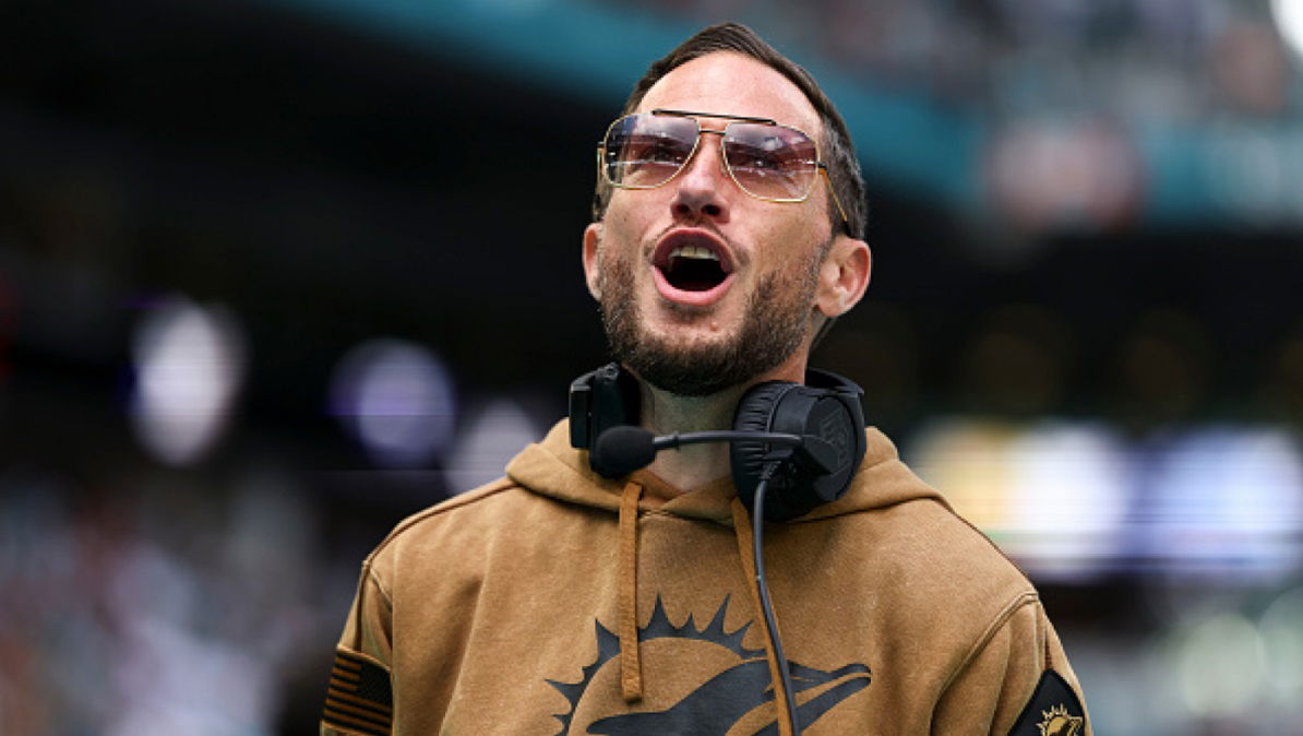 Mike McDaniel Responds to Tyreek Hill's Comments About Leaving Miami ...