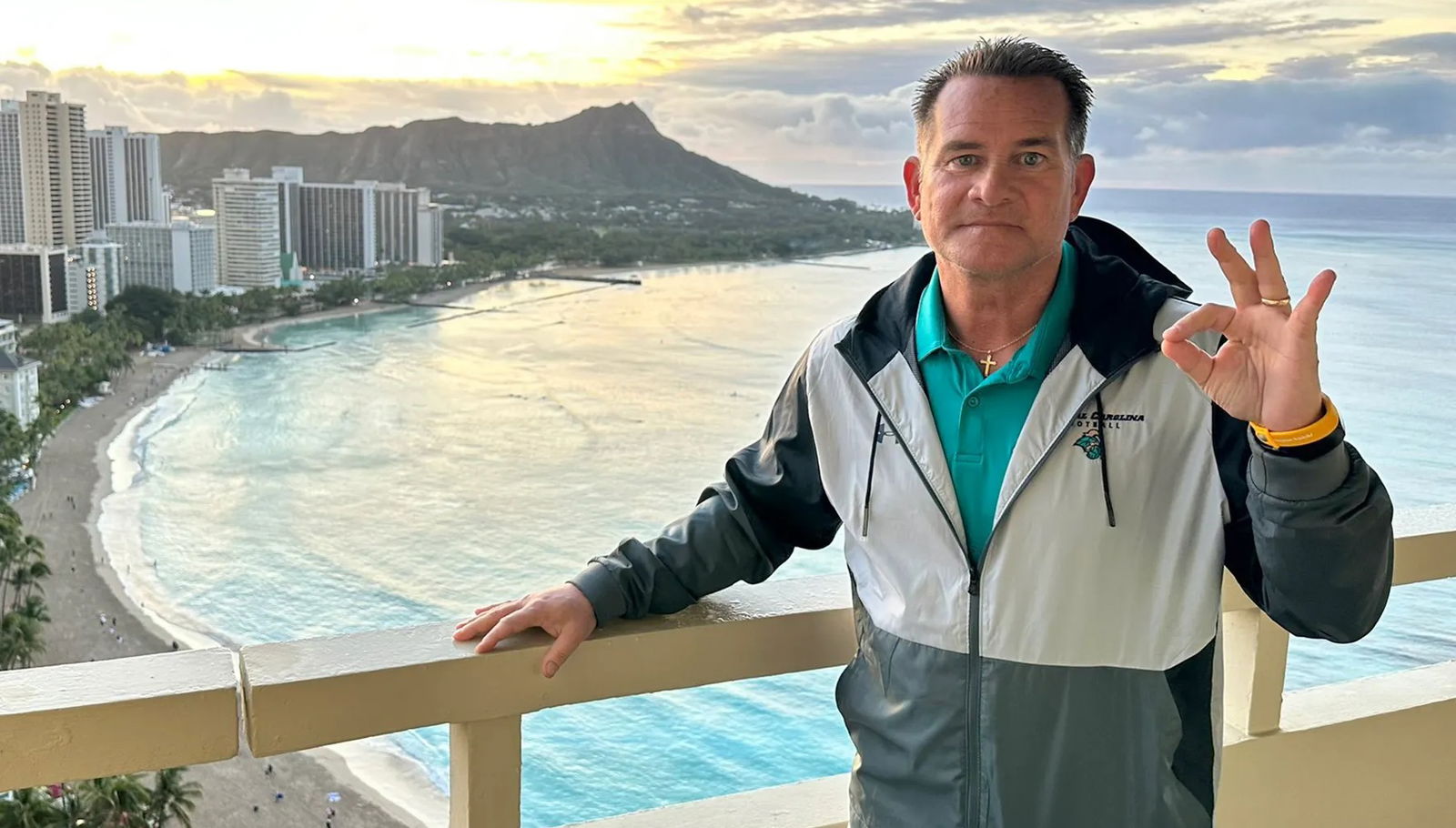 College Football Coach Who Posed Shirtless With Cheerleaders Issues ...