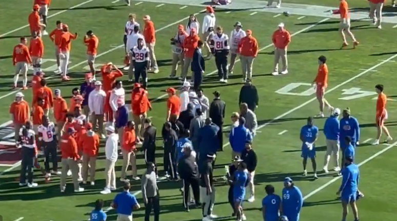 Fight Nearly Breaks Out Before Clemson-Kentucky Gator Bowl Game - TMSPN