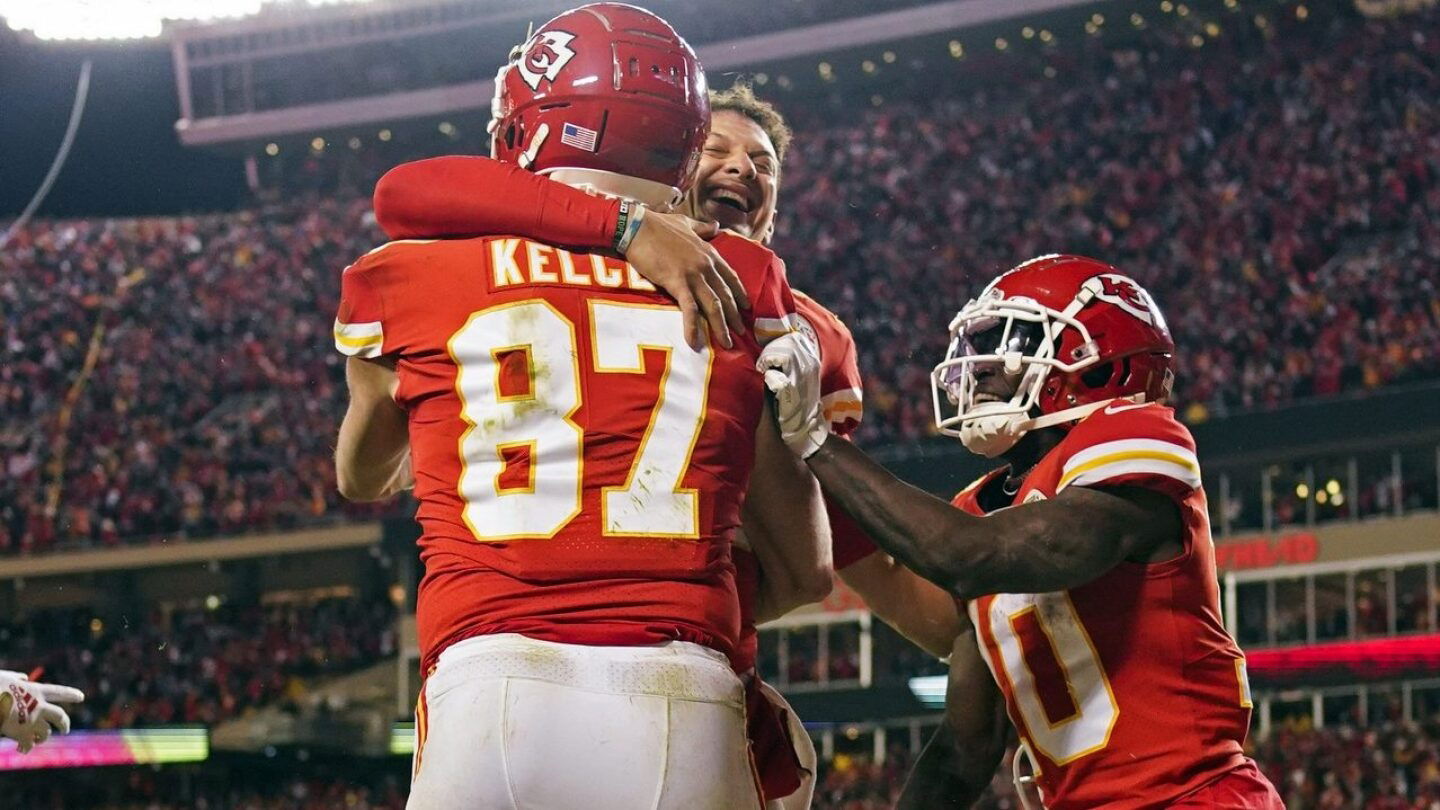 Tyreek Hill Calls Himself Patrick Mahomes' 'Side Chick' With Chiefs - TMSPN