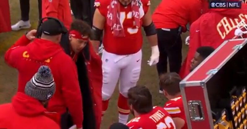 Patrick Mahomes Caught Having Heated Sideline Moment With His Offensive ...