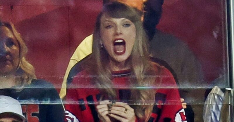 Giants Troll Swifties with Lawrence Taylor “Taylor Cam” During Chiefs ...