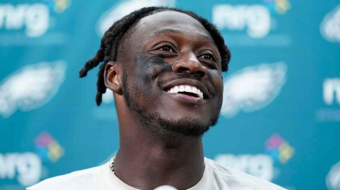 Eagles Invite "Inner Excellence" Author to Practice After A.J. Brown ...