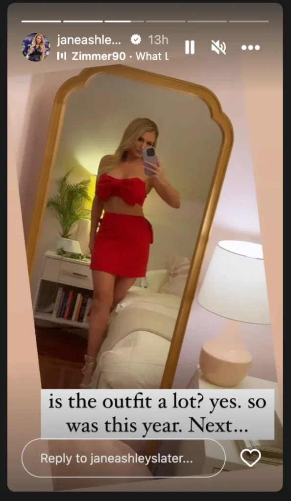 NFL Sideline Reporter Jane Slater Goes Viral Over Her 'Extra' New Year ...