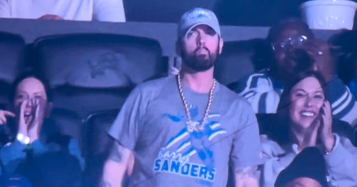 Eminem Gave 49ers Fans the Double Bird During NFC Title Game - TMSPN