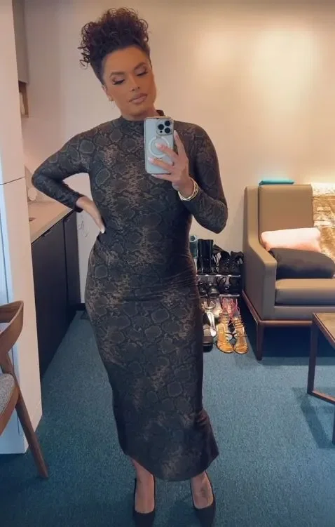 Fox Sports’ Joy Taylor Shows Off Her Latest 'Snakeskin' Look - TMSPN