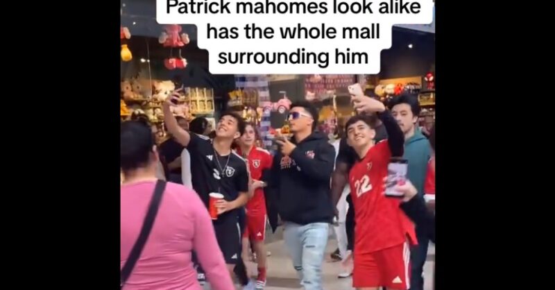 Video of Fans at Mall Swarming 'Fake Patrick Mahomes' Goes Viral - TMSPN