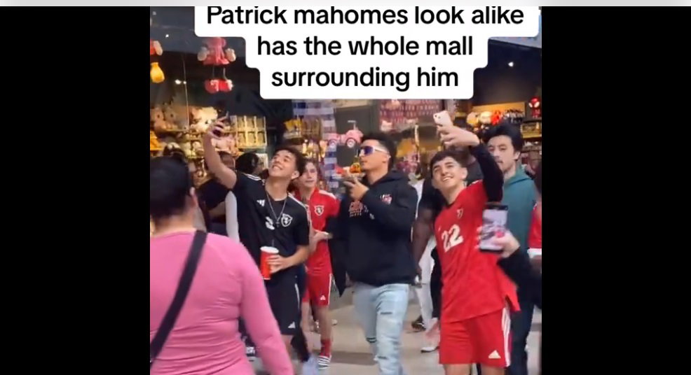 Video of Fans at Mall Swarming 'Fake Patrick Mahomes' Goes Viral - TMSPN