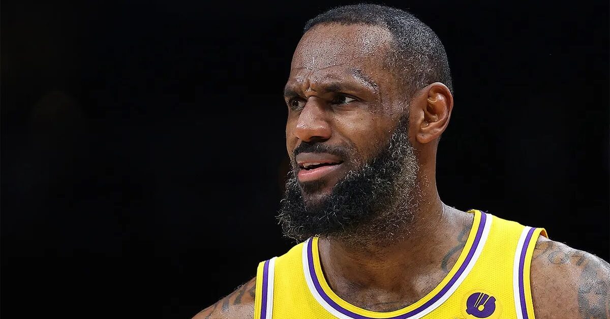 LeBron James Seemingly Picks A Side in Kendrick Lamar-Drake Feud After ...