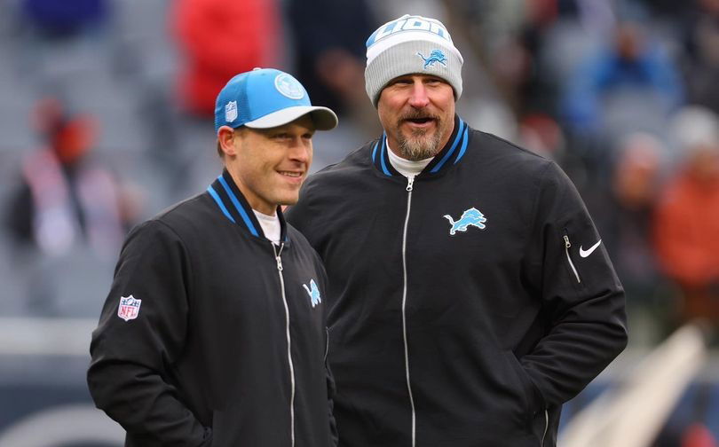 Lions Fan Steals the Show with Epic Costume at Packers Game, Goes Viral ...