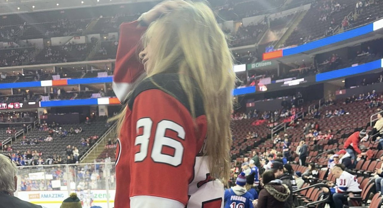 Viral New Jersey Devils Fan Identified as Instagram 'Fitness Model' - TMSPN