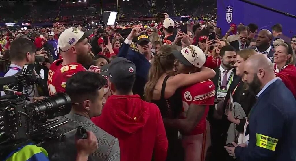 NFL Player’s Fiancée Devastated After His Departure from the Chiefs - TMSPN