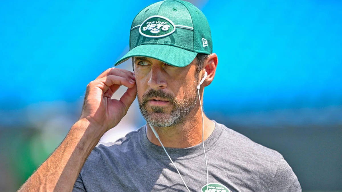Viral Photo Shows Aaron Rodgers' Blood-Stained Hand - TMSPN