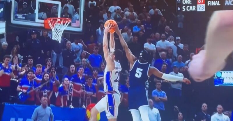 Samford Coach Reacts To Apparent Blown Call Versus Kansas - TMSPN