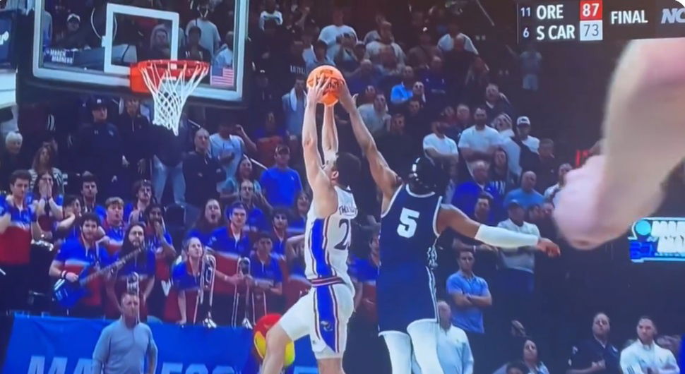 Samford Coach Reacts To Apparent Blown Call Versus Kansas - TMSPN