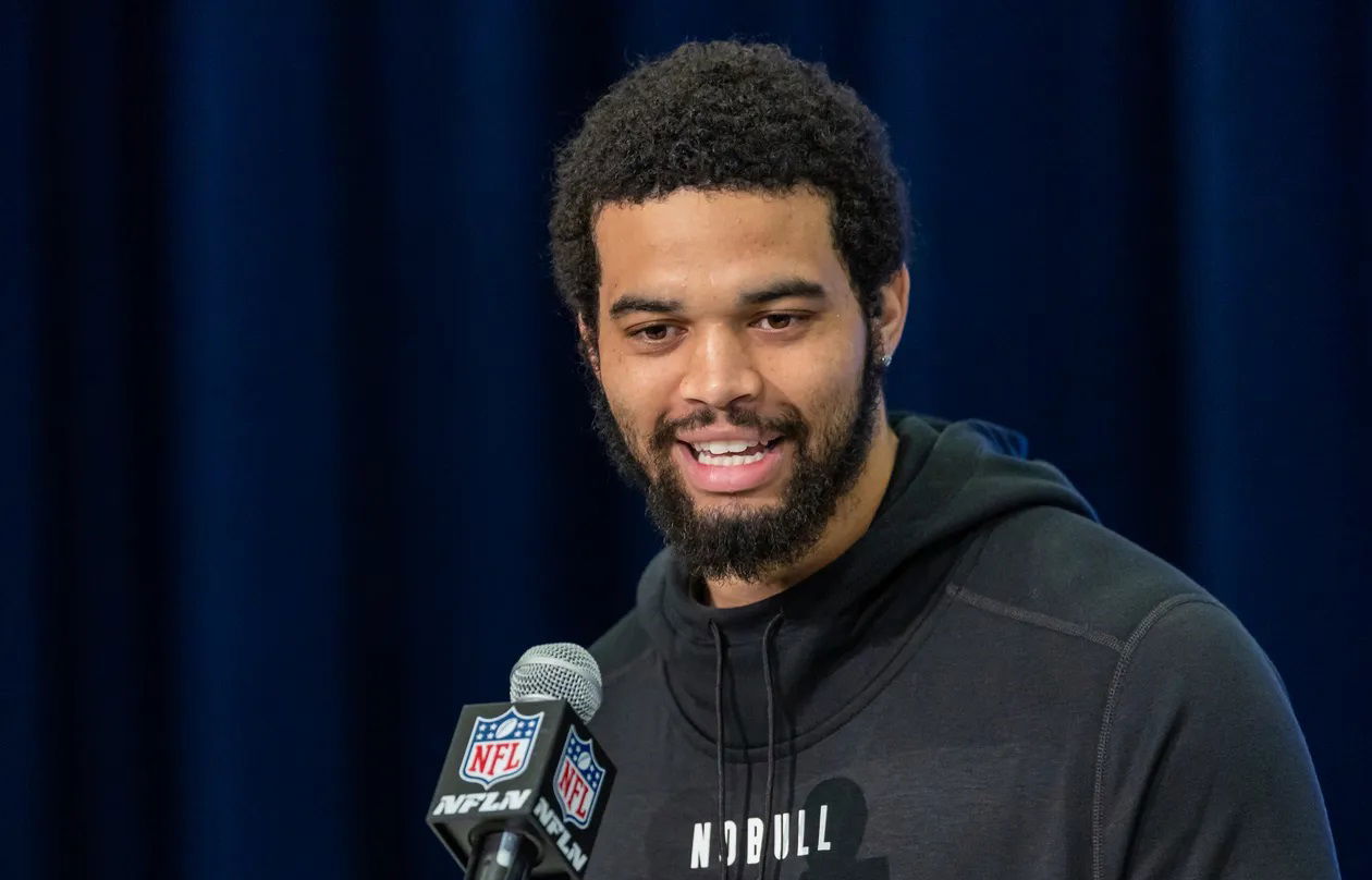 Caleb Williams Gets Criticized For Wearing 'Lipstick,' Color of His ...