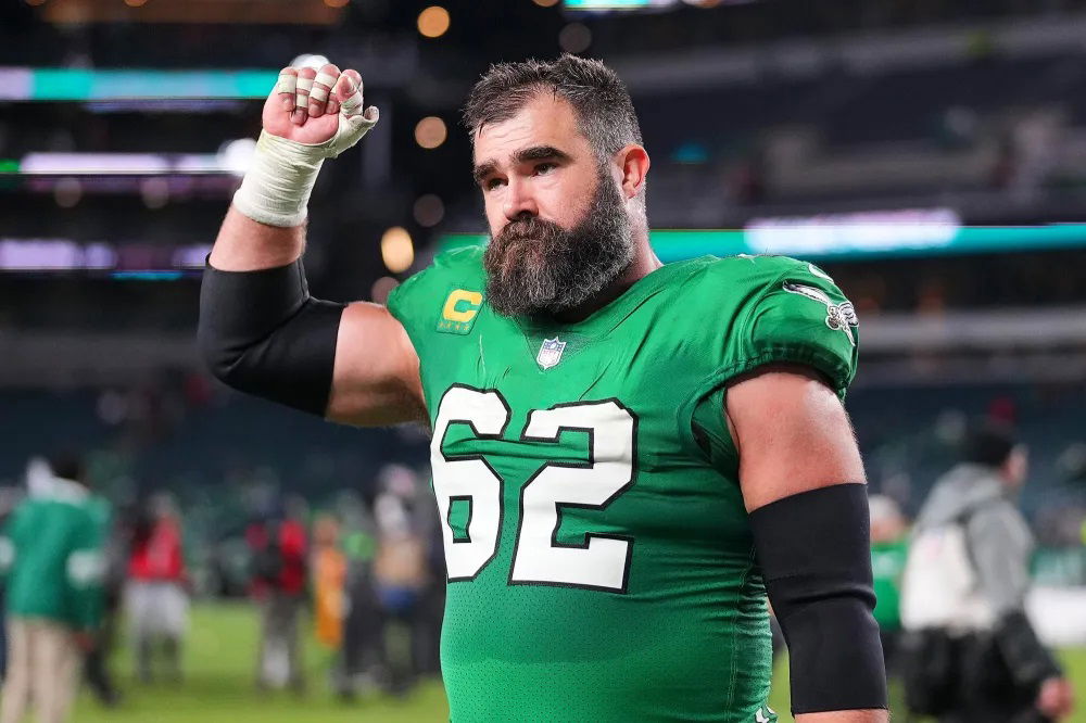 Jason Kelce Shotguns Beers With Unruly Fans During His Charity Golf ...