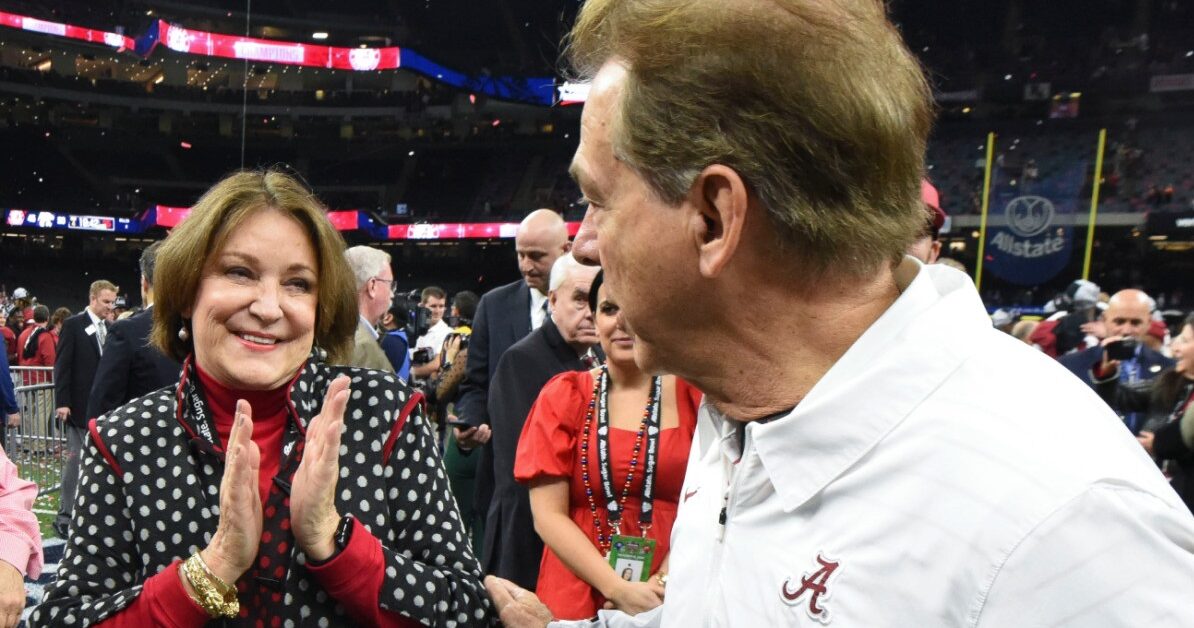 Nick Saban’s Wife Terry Hilariously Puts Him in His Place with Reaction ...