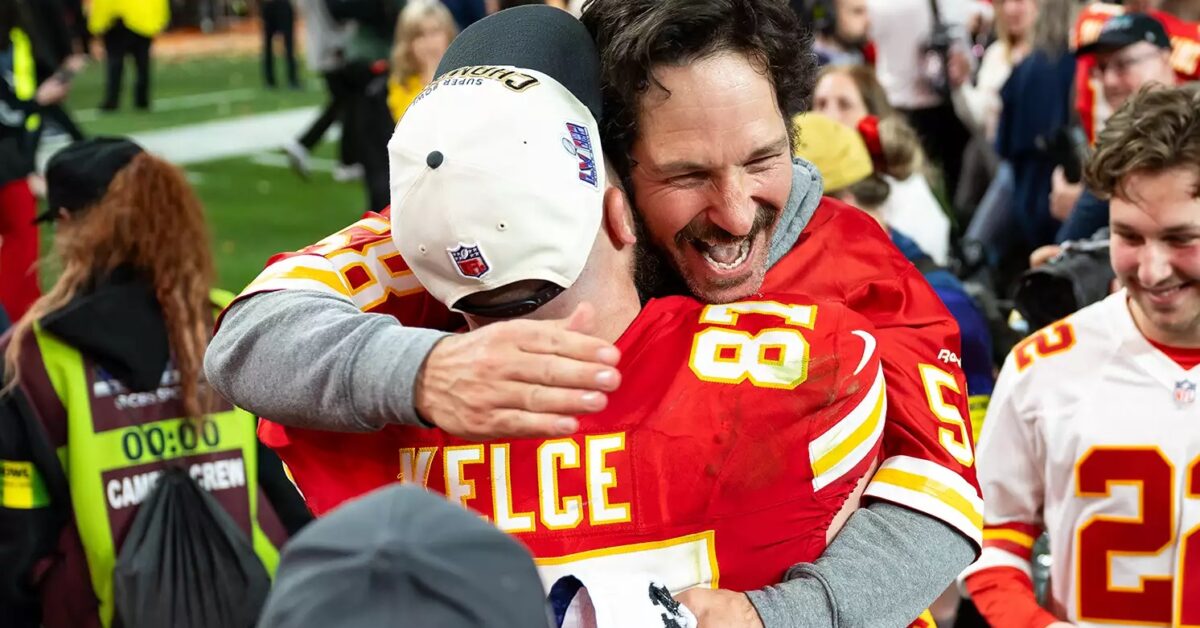 'Swifty' Paul Rudd Reveals What It Was Like To Hug Travis Kelce After ...