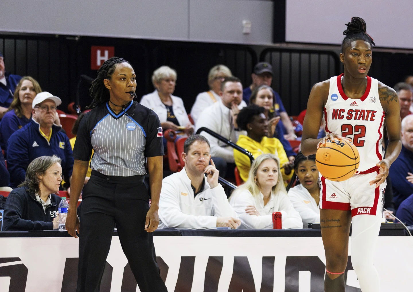 College Ref Removed From NCAA Tournament During Game Due to 'Background ...