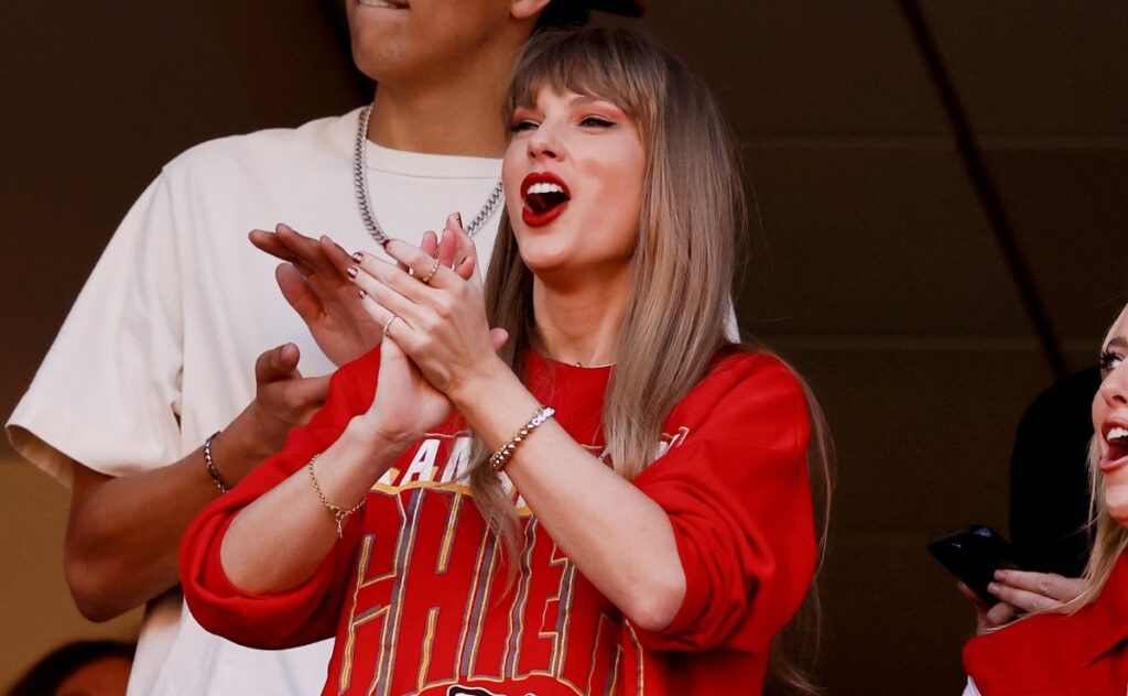Taylor Swift Has Tense Phone Talks with Travis Kelce, Updates Him on ...