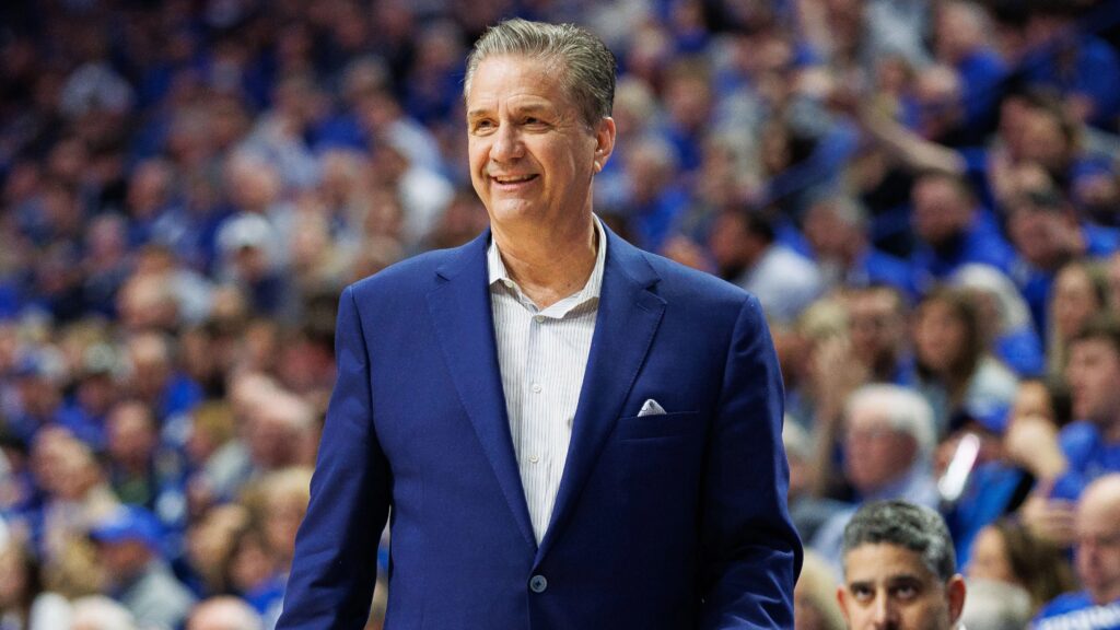 John Calipari Scolds Arkansas Player for Trash-Talking Kentucky Fans in ...