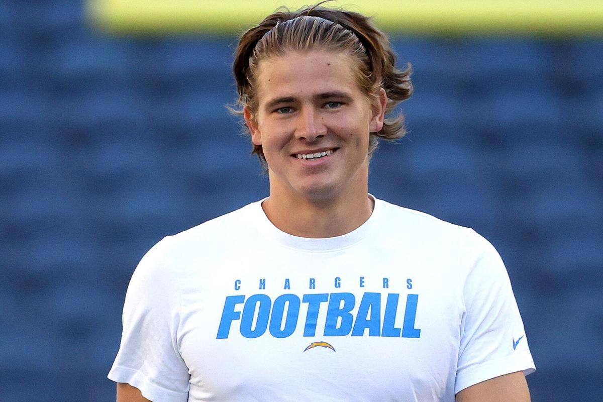 Chargers QB Justin Herbert Turns Heads at Training Camp with 'Vampire ...