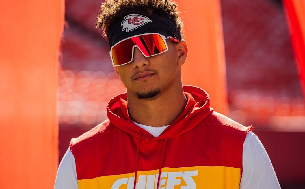Patrick Mahomes Gives Honest Reaction To the Solar Eclipse - TMSPN