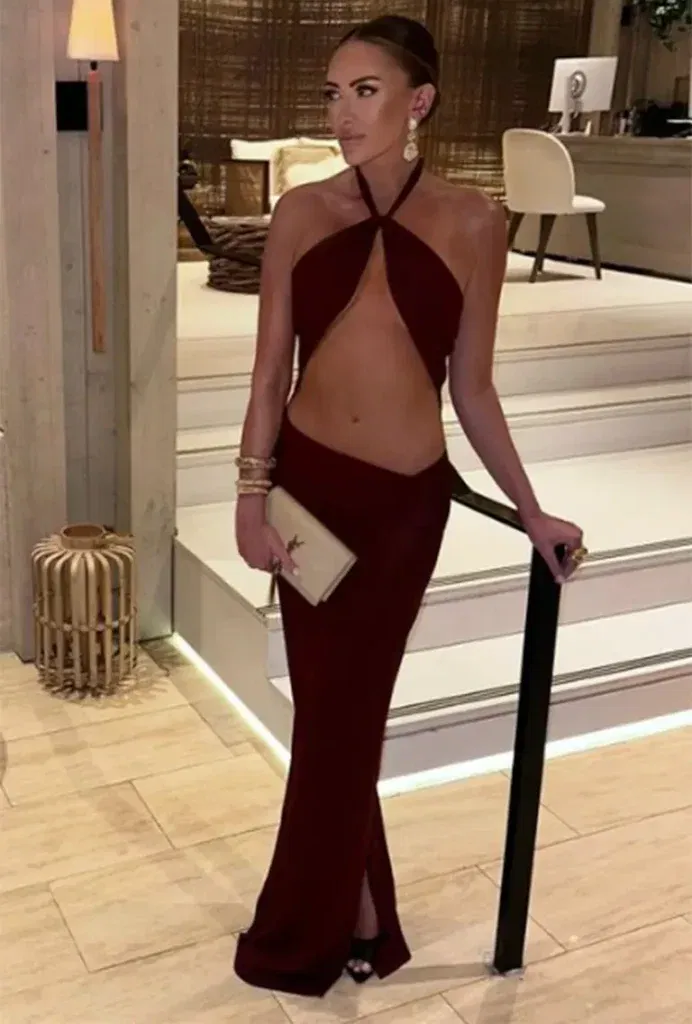 Paulina Gretzky Poses For New Scantily Clad Photos Ahead of 2024 ...