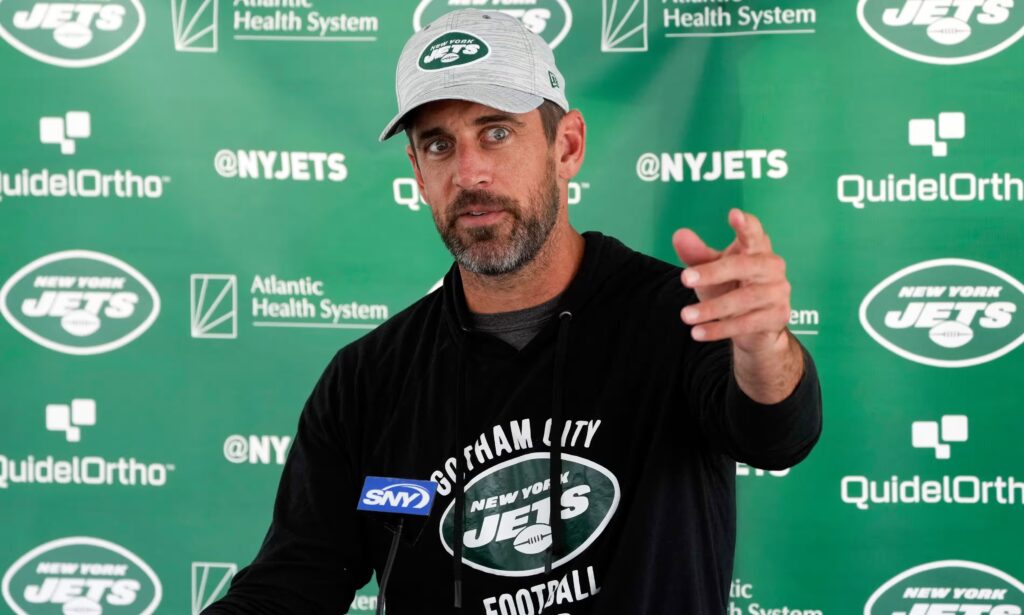 Aaron Rodgers Appears to Criticize Jets Coaches for Critical Decision ...