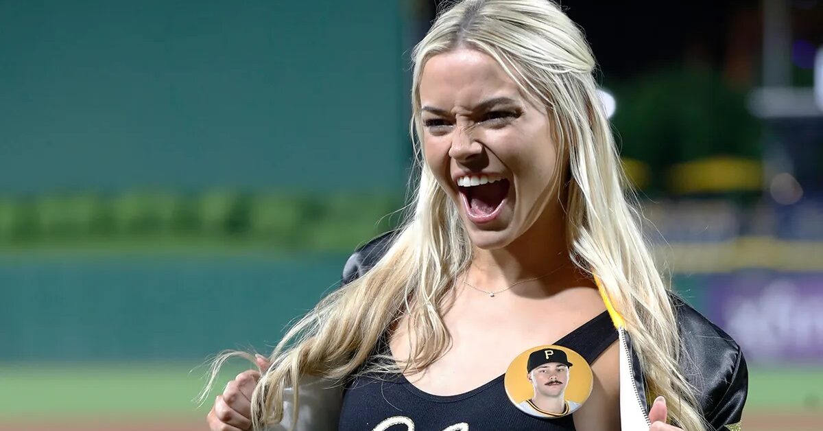 Fan Gets Hug from Livvy Dunne — Then Accidentally Soaks Her in Soda in ...