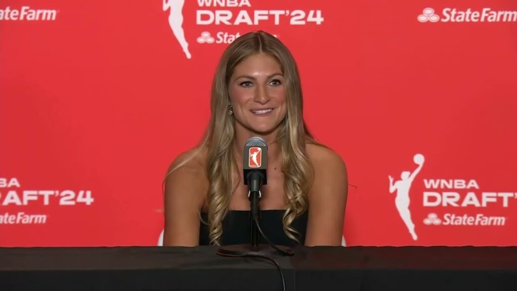 Sophie Cunningham Roasts Jacy Sheldon During Autograph Session - TMSPN