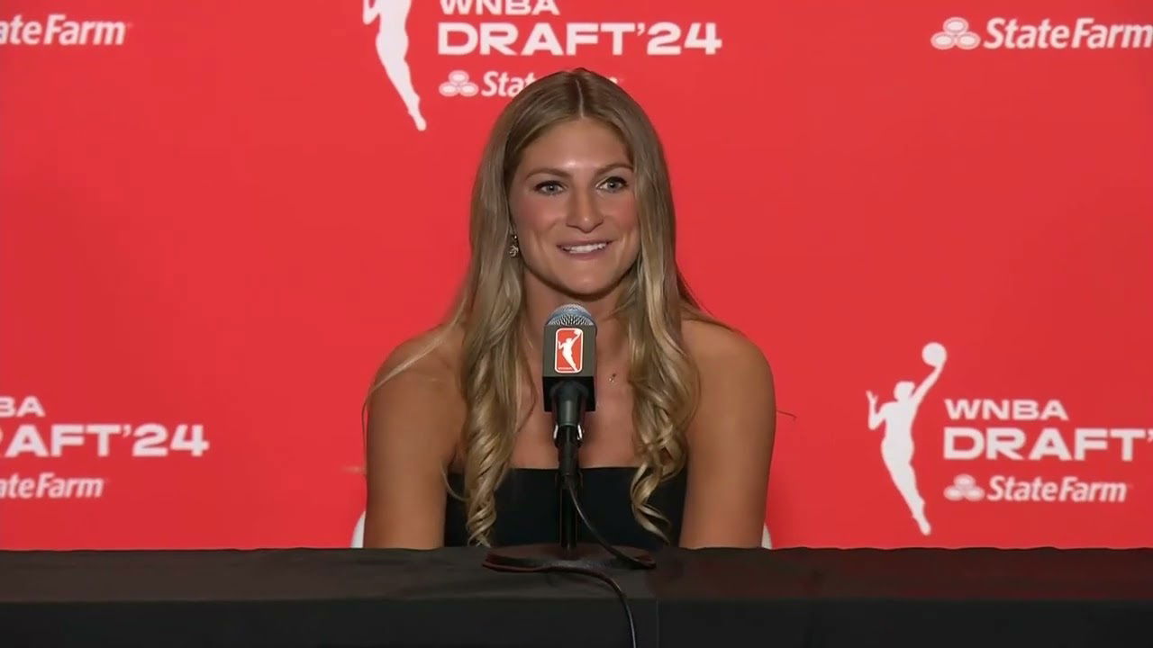 Sophie Cunningham Roasts Jacy Sheldon During Autograph Session - TMSPN