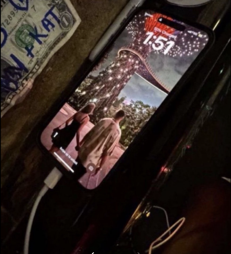 Travis Kelce's Lock Screen Revealed and Of Course It Features His ...