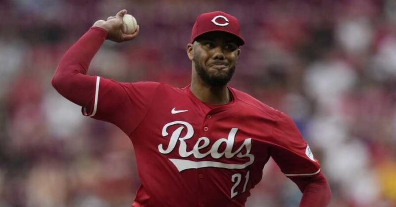 MLB Pitcher Vomited On The Mound After Throwing A Pitch - TMSPN